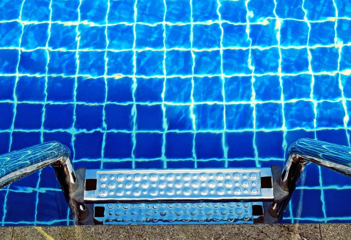 Så väljer du pooltäcke och poolskydd till ovanmarkspool - Bygghemma.se